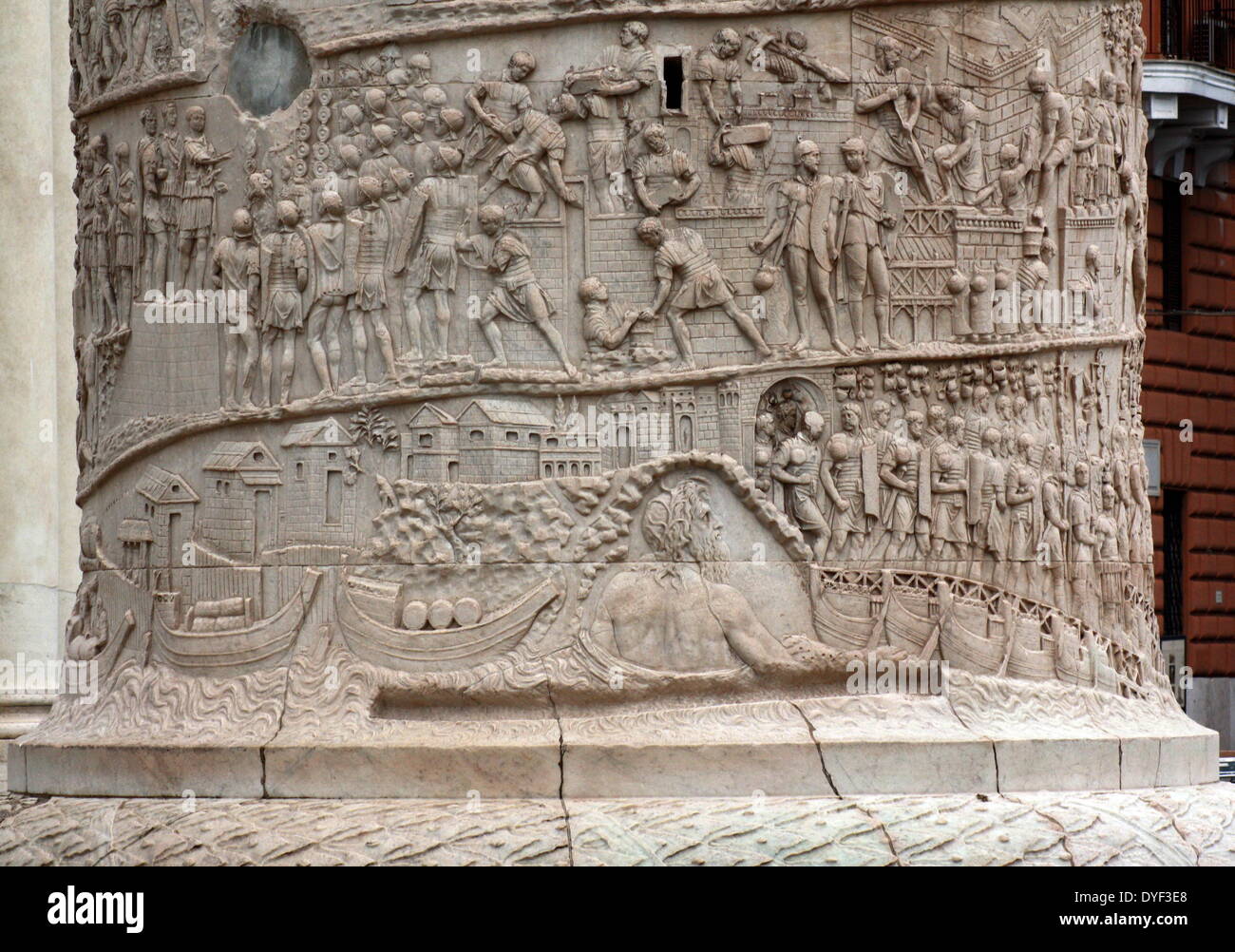 Trajan column relief emperor roman war battle soldiers dacian wars hi ...