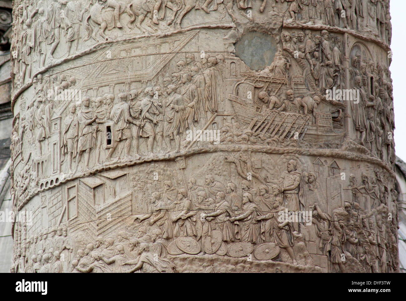 Trajan column relief emperor roman war battle soldiers dacian wars hi ...