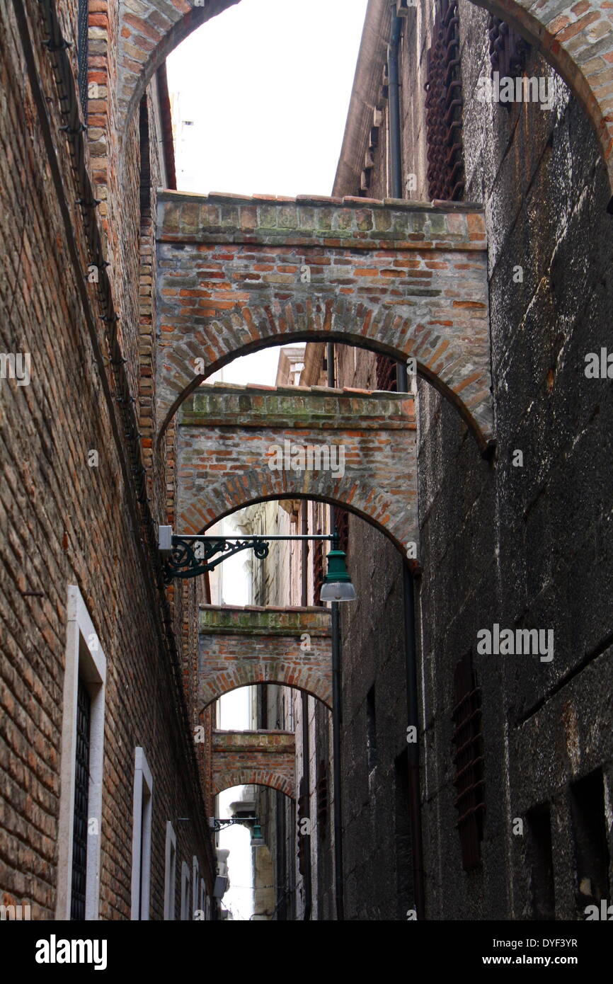 In between buildings hi-res stock photography and images - Alamy