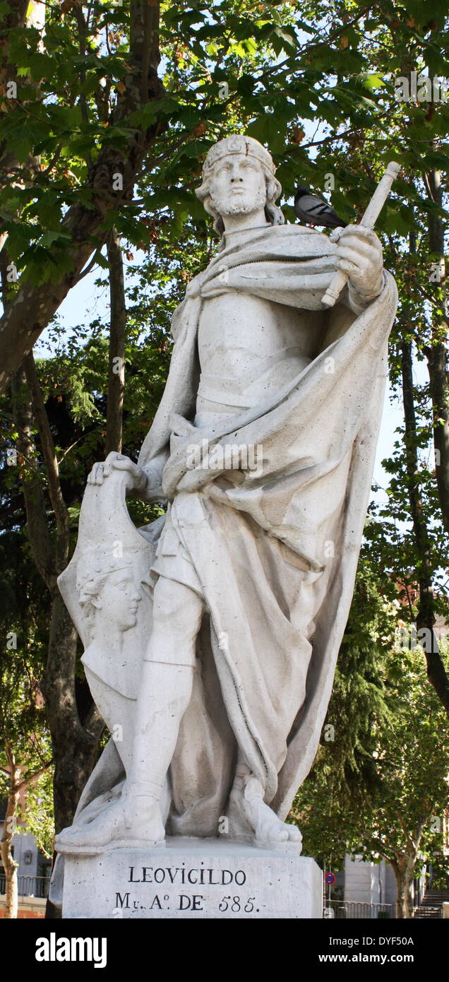 Statue of Leovigildo at the Plaza de Oriente 2013. Visigothic King of ...