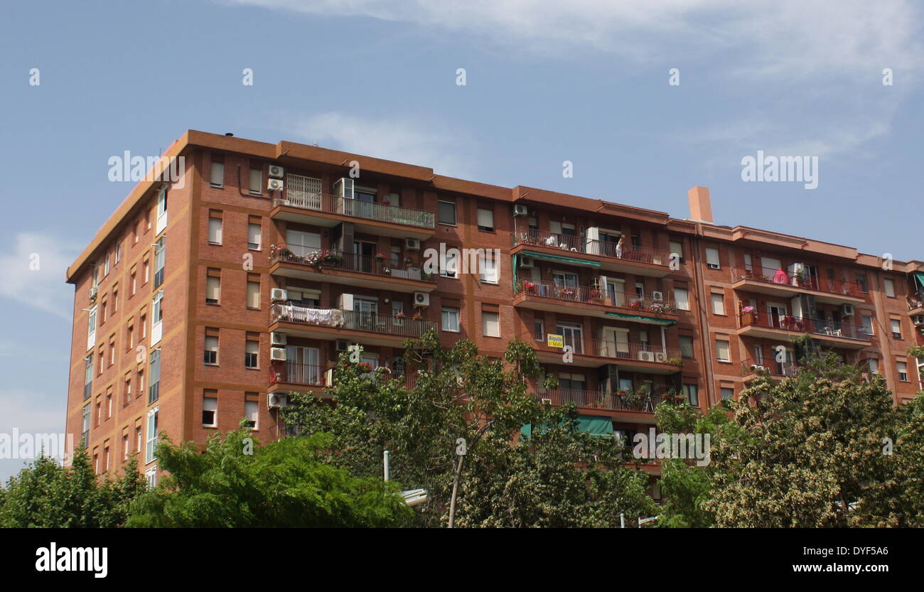 Contemporary Spanish Apartment Building Stock Photo - Alamy
