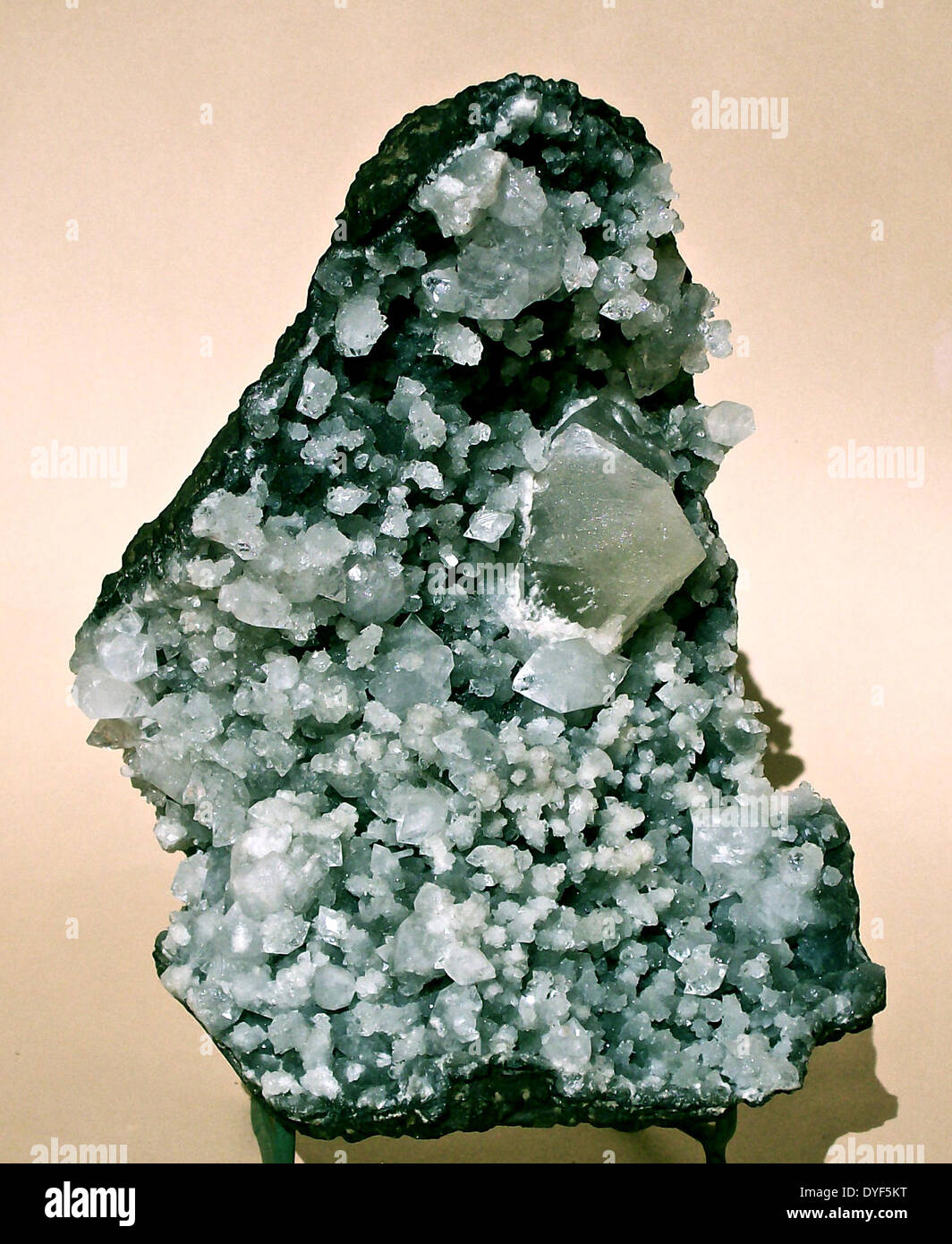 Apophyllite Hulandite Calcite, from Pashan Hills,Poona, Maharashtra ...