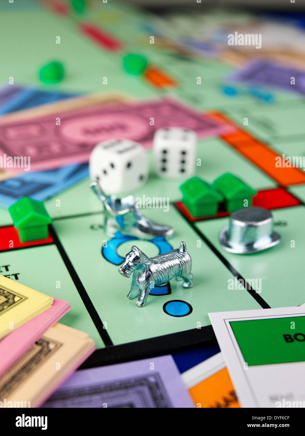 Monopoly board game hi-res stock photography and images - Alamy