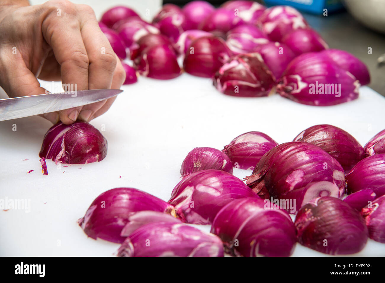 Trimming vegetables hi-res stock photography and images - Alamy