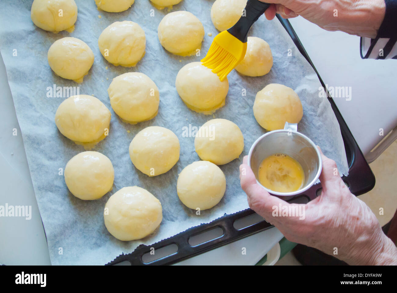 Tray bake hi-res stock photography and images - Alamy