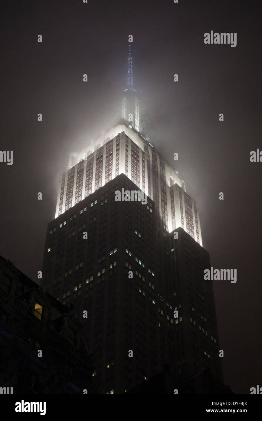 Empire state building snow hi-res stock photography and images - Alamy