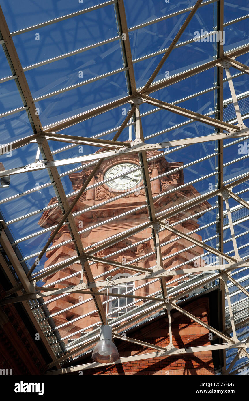 Nottingham railway station hi-res stock photography and images - Alamy