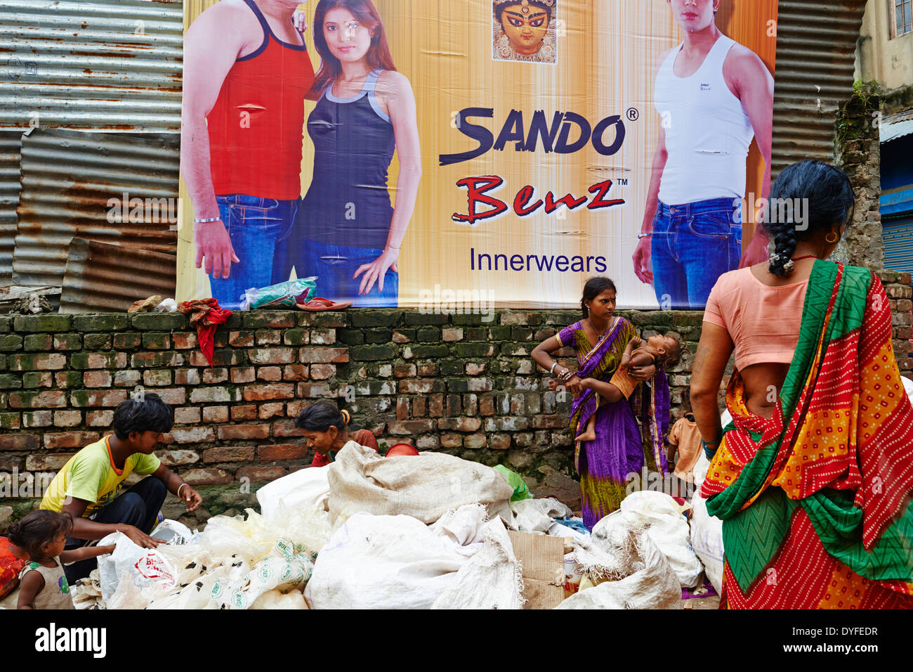 India, West Bengal, Kolkata, Calcutta, street life Stock Photo - Alamy