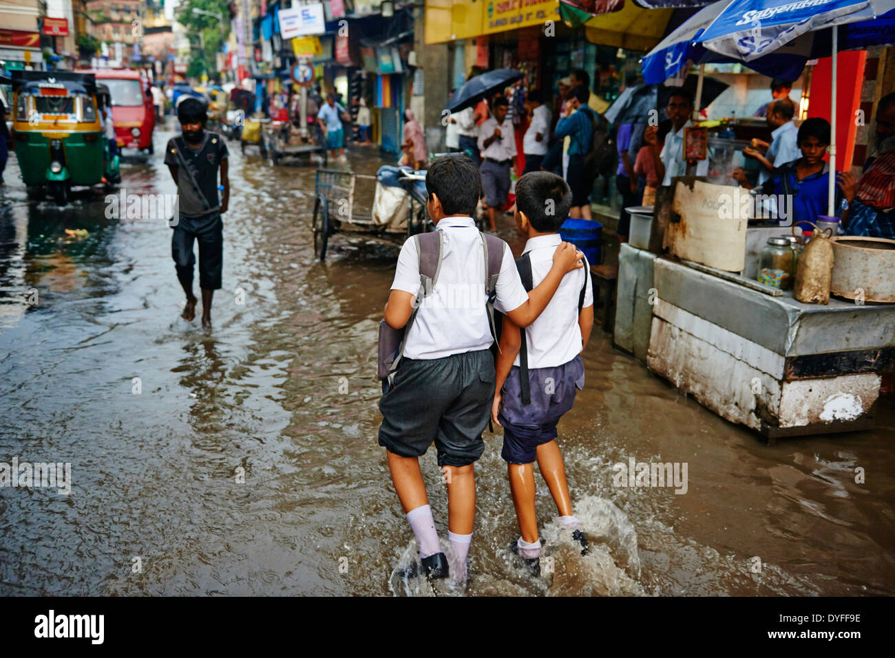 India, West Bengal, Kolkata, Calcutta, street life Stock Photo - Alamy