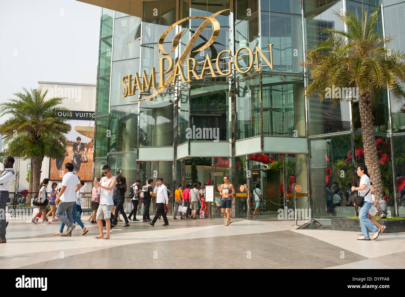 Bangkok Thailand - shopping mall Siam center Stock Photo - Alamy