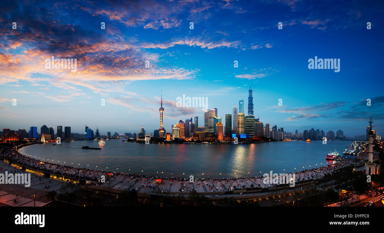 Traffic waterfront dusk view shanghai hi-res stock photography and ...