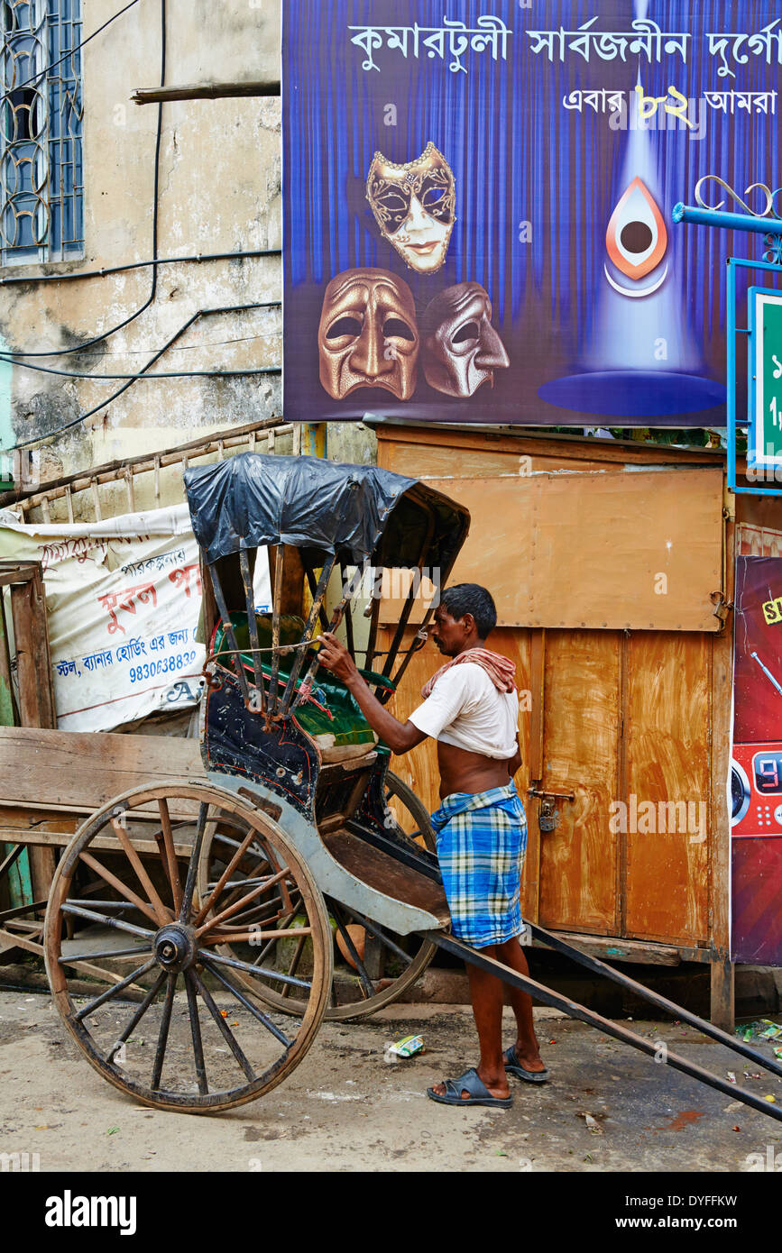 India, West Bengal, Kolkata, Calcutta, the last day of rickshaw of ...