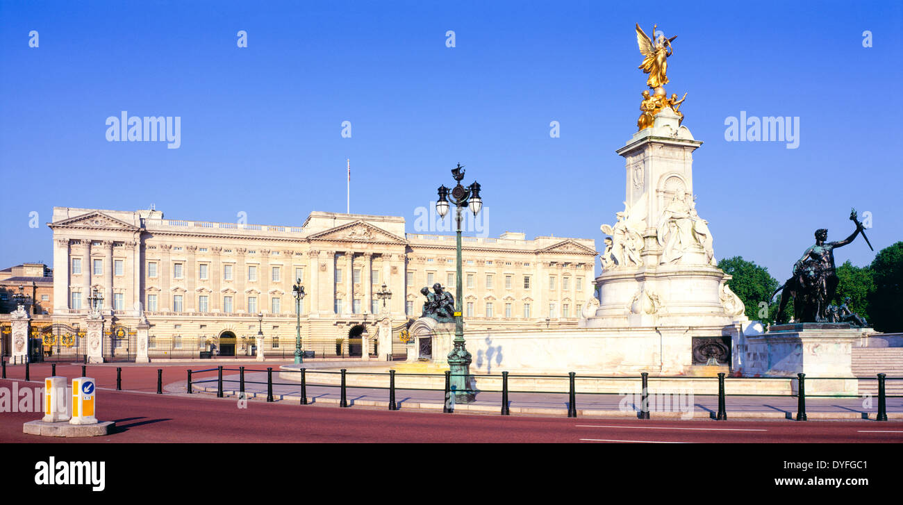 Buckingham Palace London England UK Stock Photo - Alamy