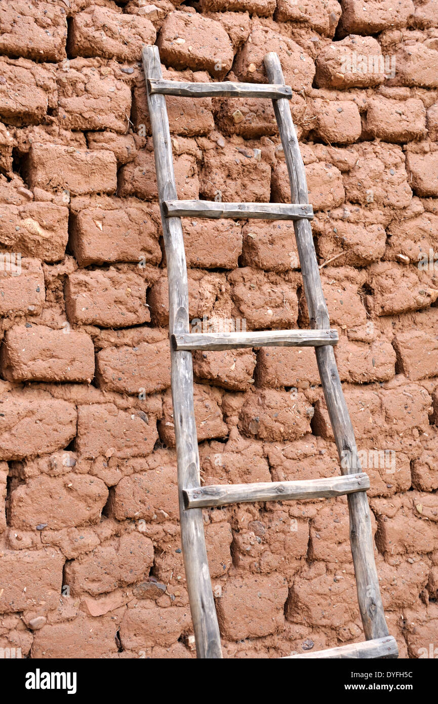 Wood ladder hi-res stock photography and images - Alamy