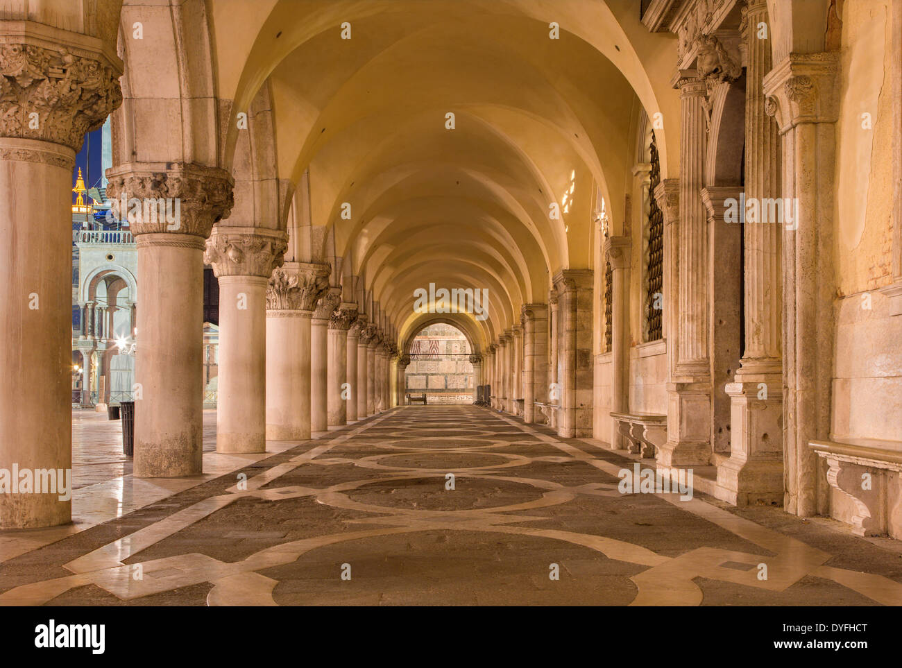 Doge palace exterior hi-res stock photography and images - Alamy