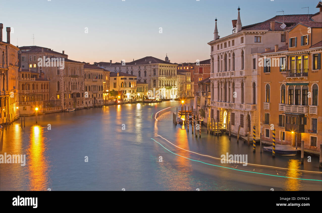 Dusk town hi-res stock photography and images - Alamy