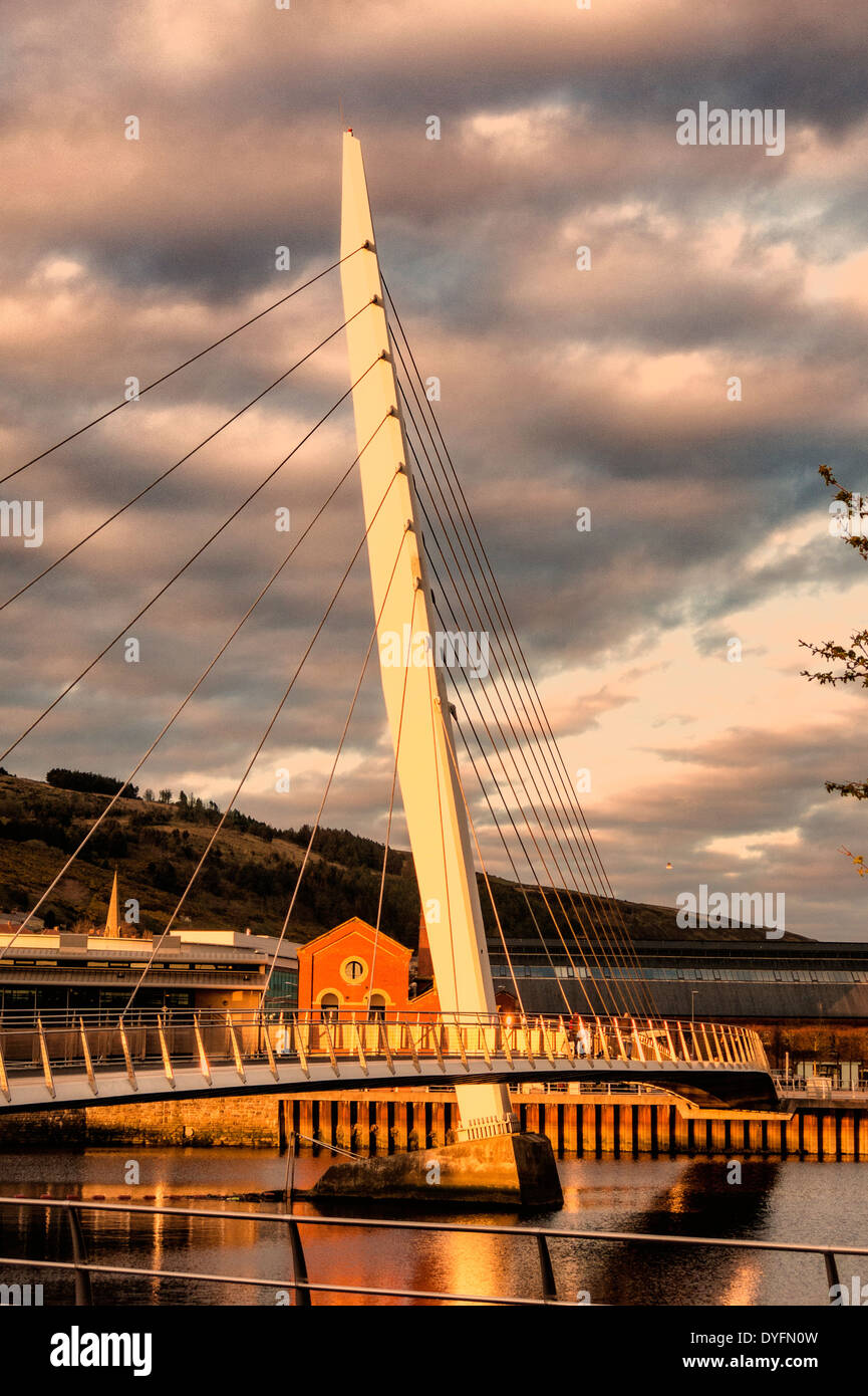 Sail bridge in Swansea caught in late evening sunlight Stock Photo - Alamy