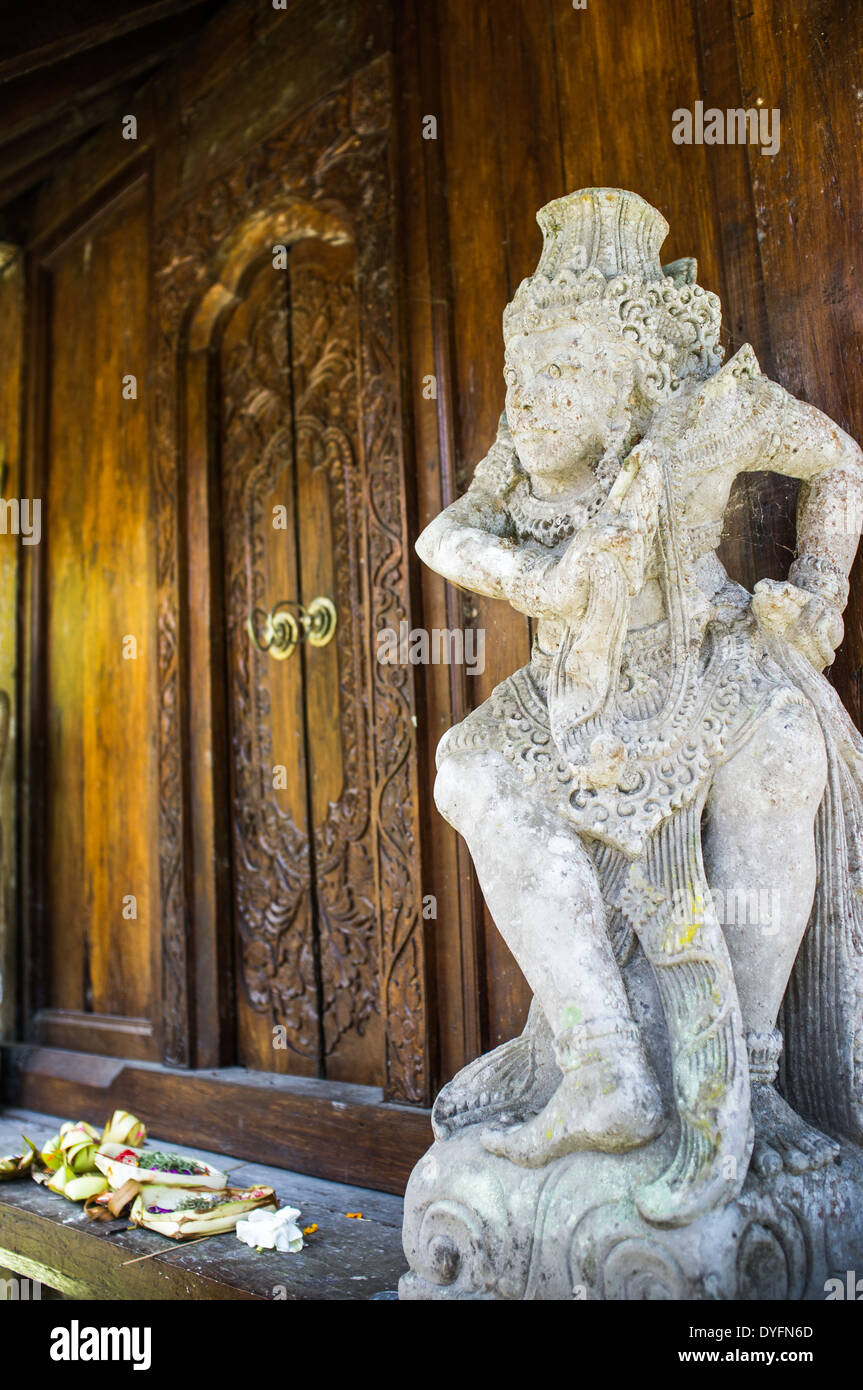 Ancient balinese temple sculpture hi-res stock photography and images ...