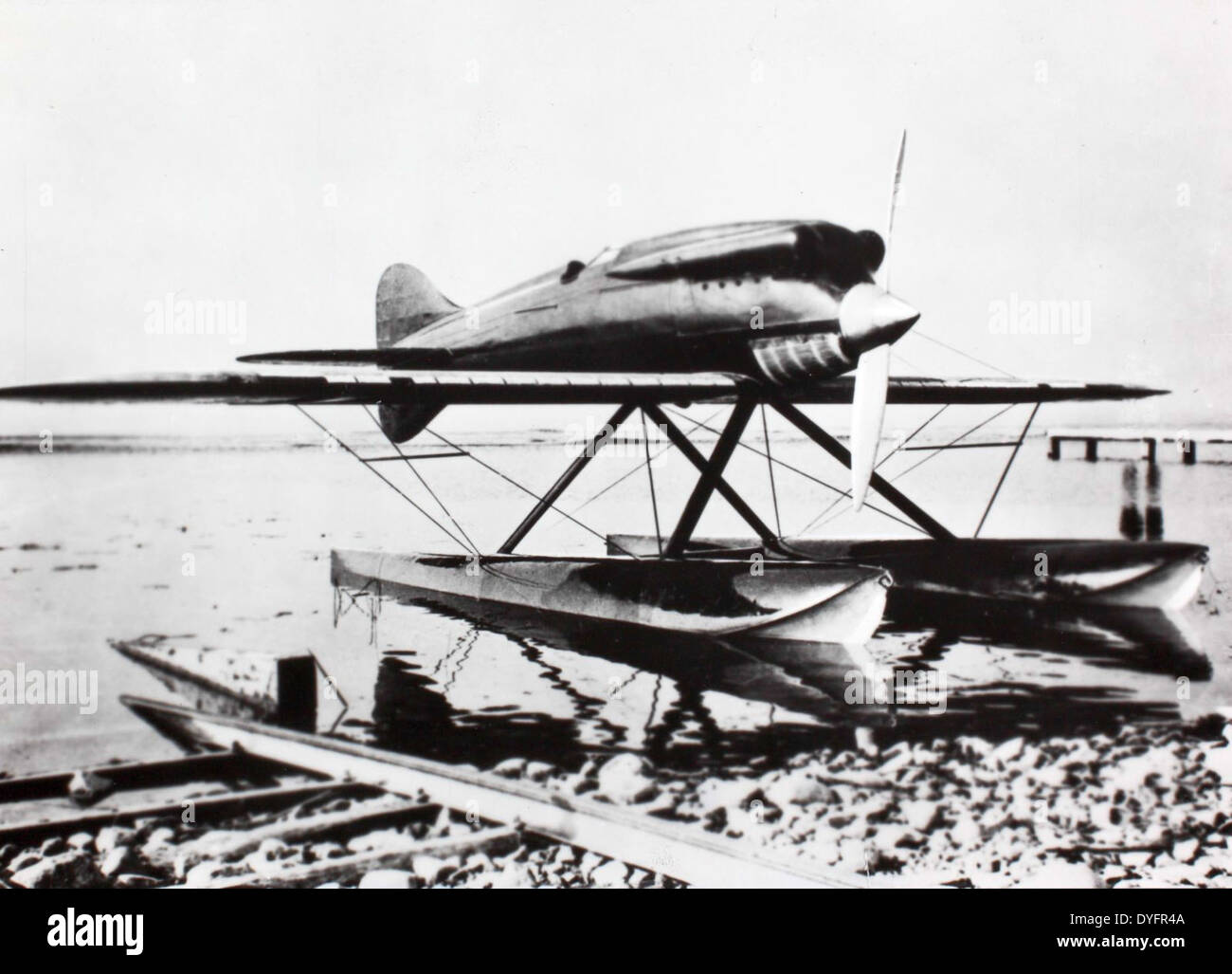 The Macchi M.39 was an Italian racing seaplane that set multiple speed ...