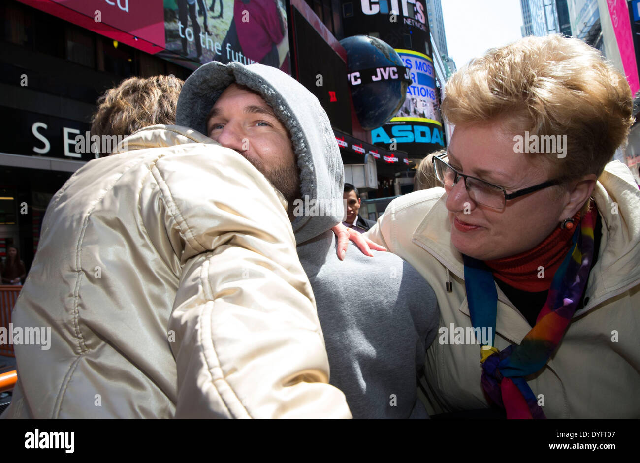 New York, NY, USA . 16th Apr, 2014. Nick Vujicic who was born with no ...