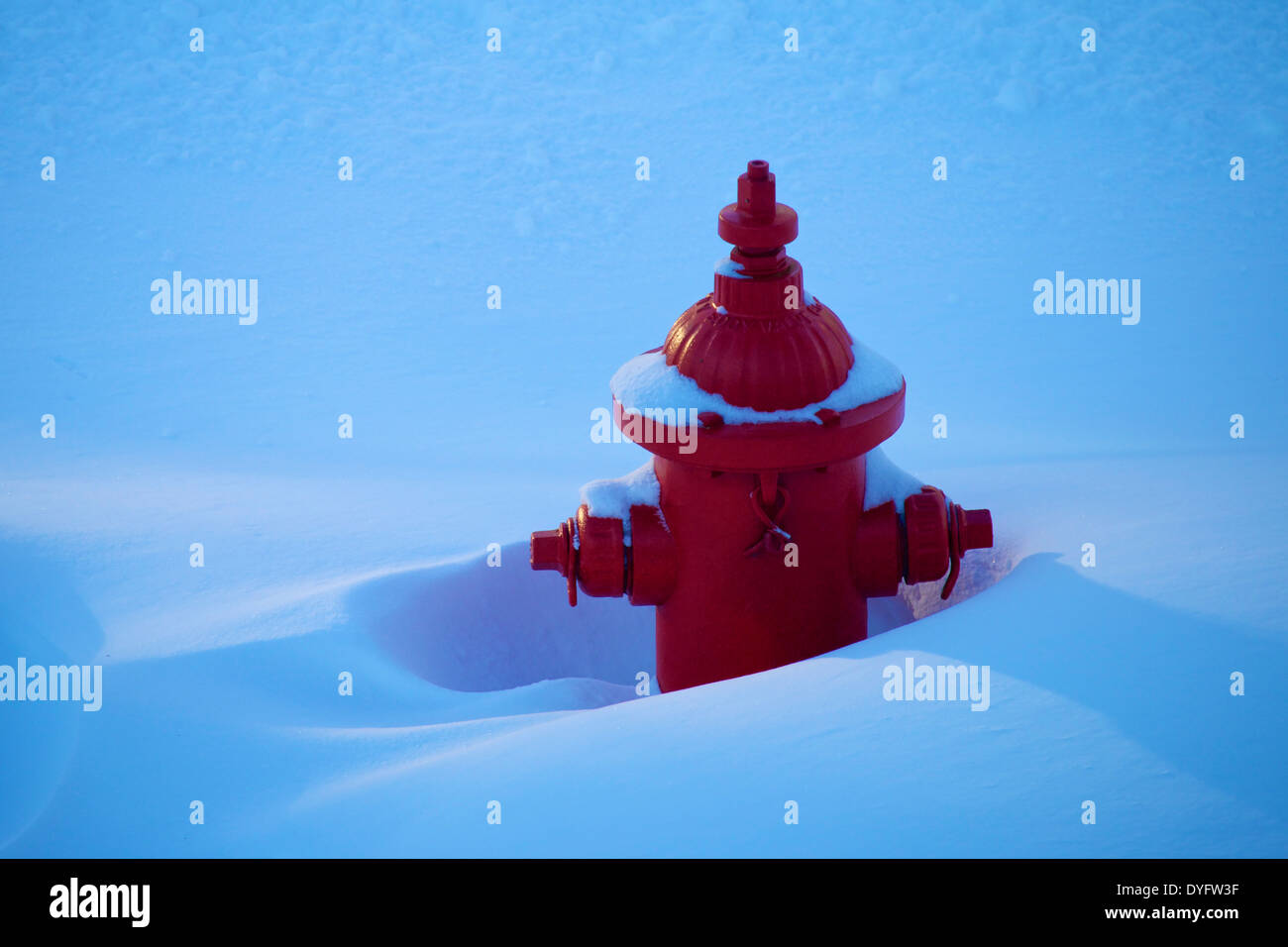 Red fire hydrant in snow hi-res stock photography and images - Alamy
