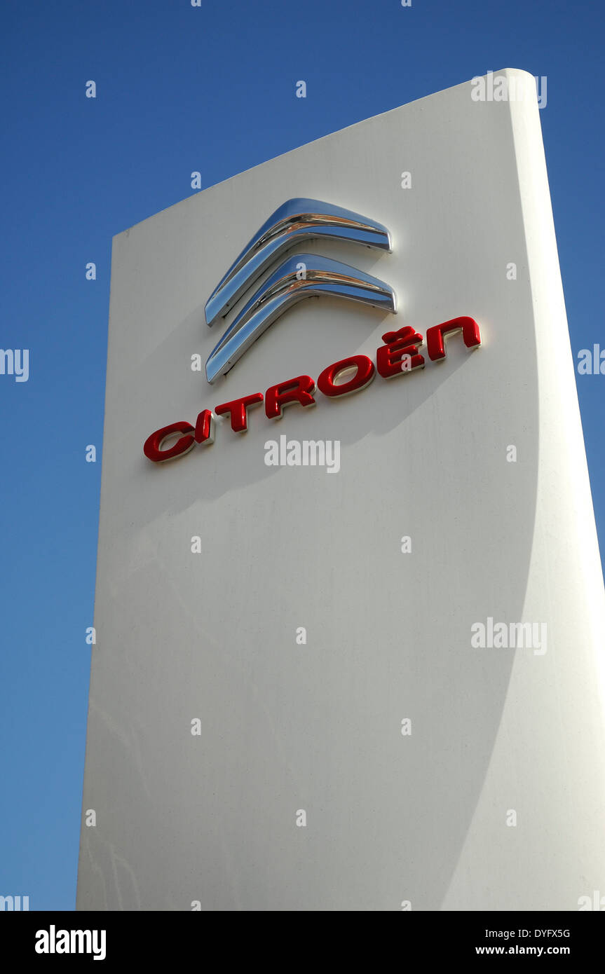 Citroen logo hi-res stock photography and images - Alamy