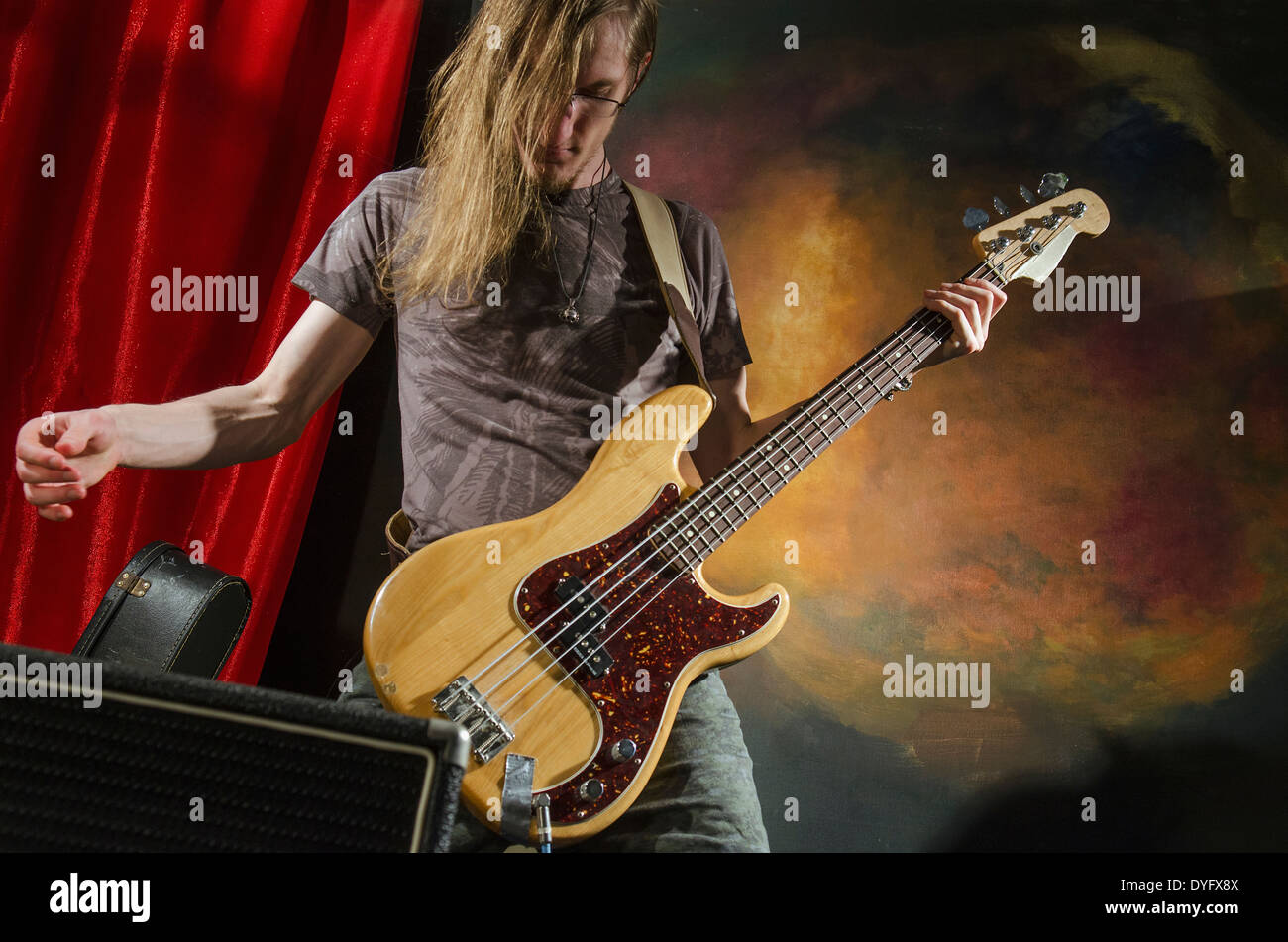 Guitar player hi-res stock photography and images - Alamy