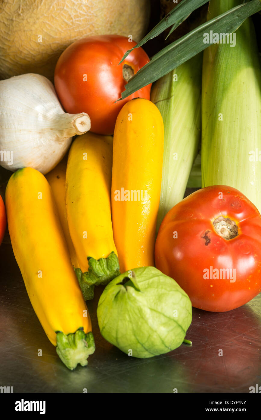 Packing vegetables hi-res stock photography and images - Alamy