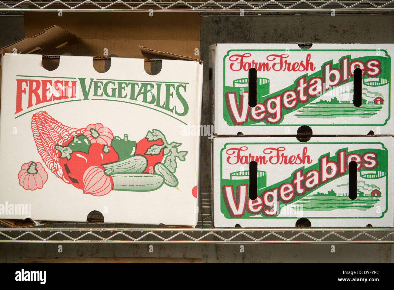 Vegetable boxes hi-res stock photography and images - Alamy
