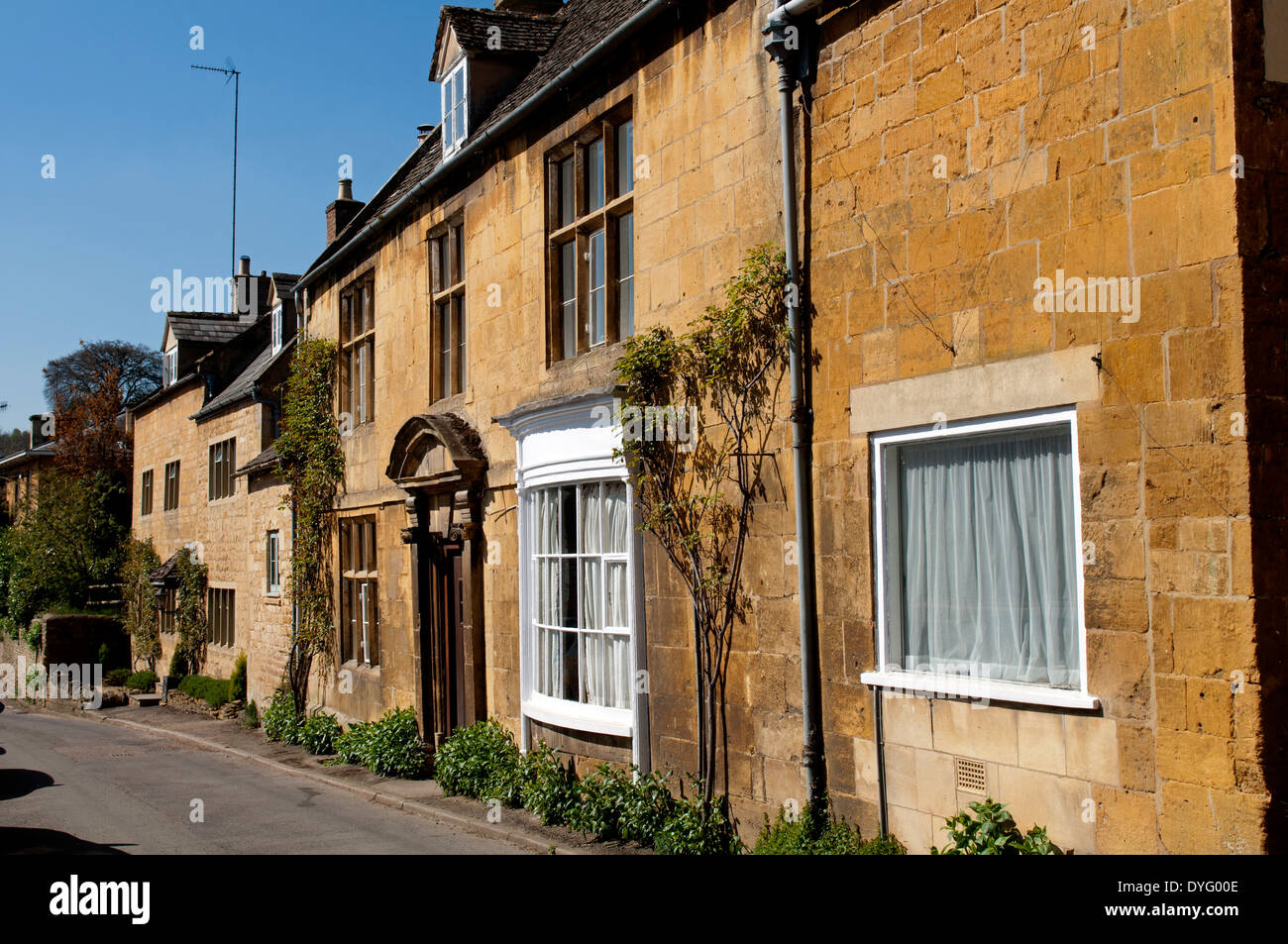 Cottages in High Street, Blockley, Gloucestershire, England, UK Stock ...