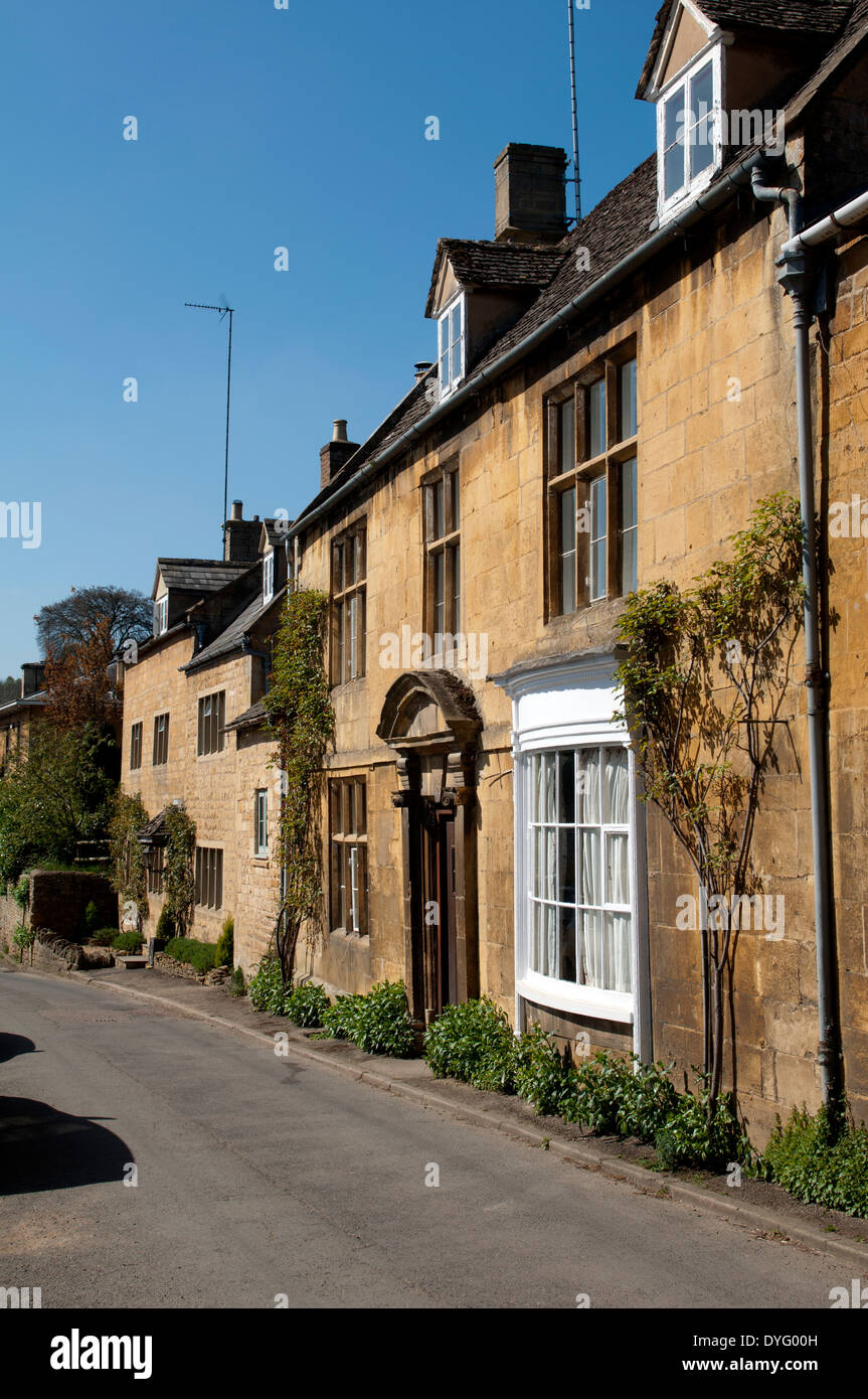 Cottages in High Street, Blockley, Gloucestershire, England, UK Stock ...