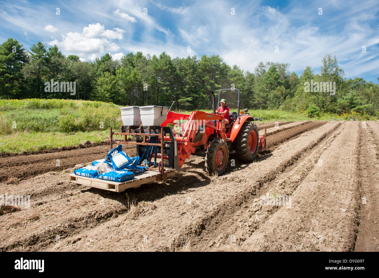Man tractor hi-res stock photography and images - Alamy