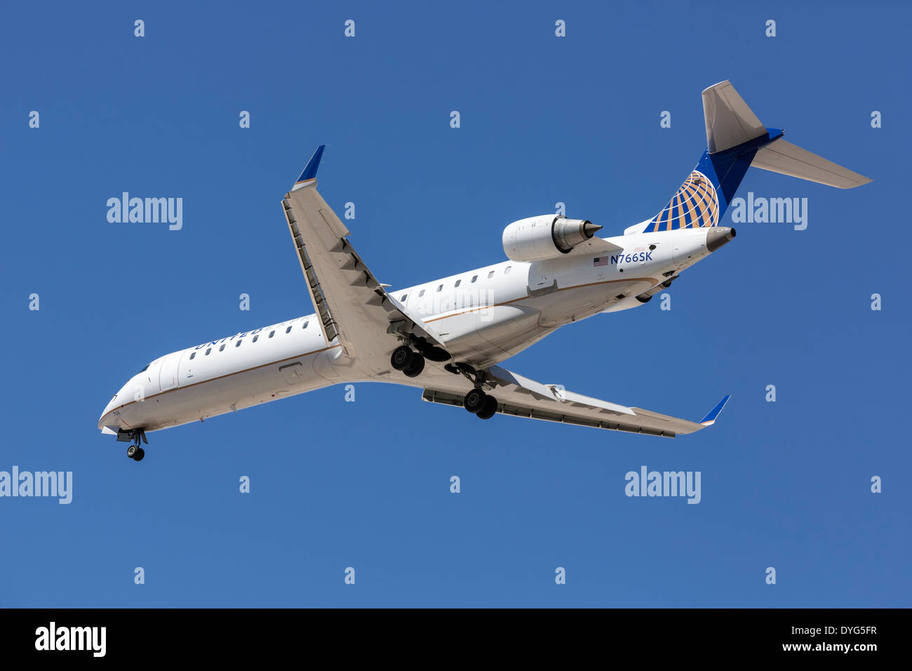 American airlines crj hi-res stock photography and images - Alamy
