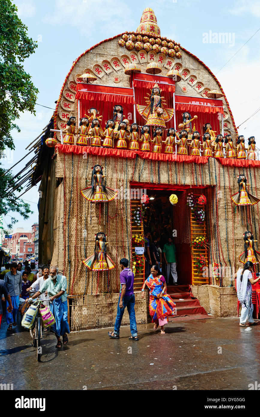 Durga puja pandal hi-res stock photography and images - Alamy