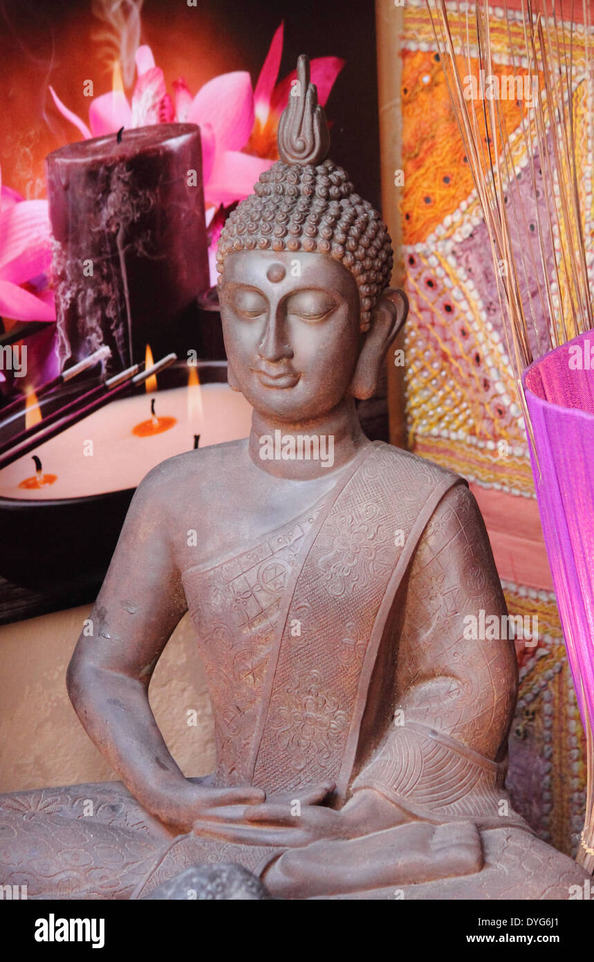 Statue of meditating Buddha Stock Photo - Alamy