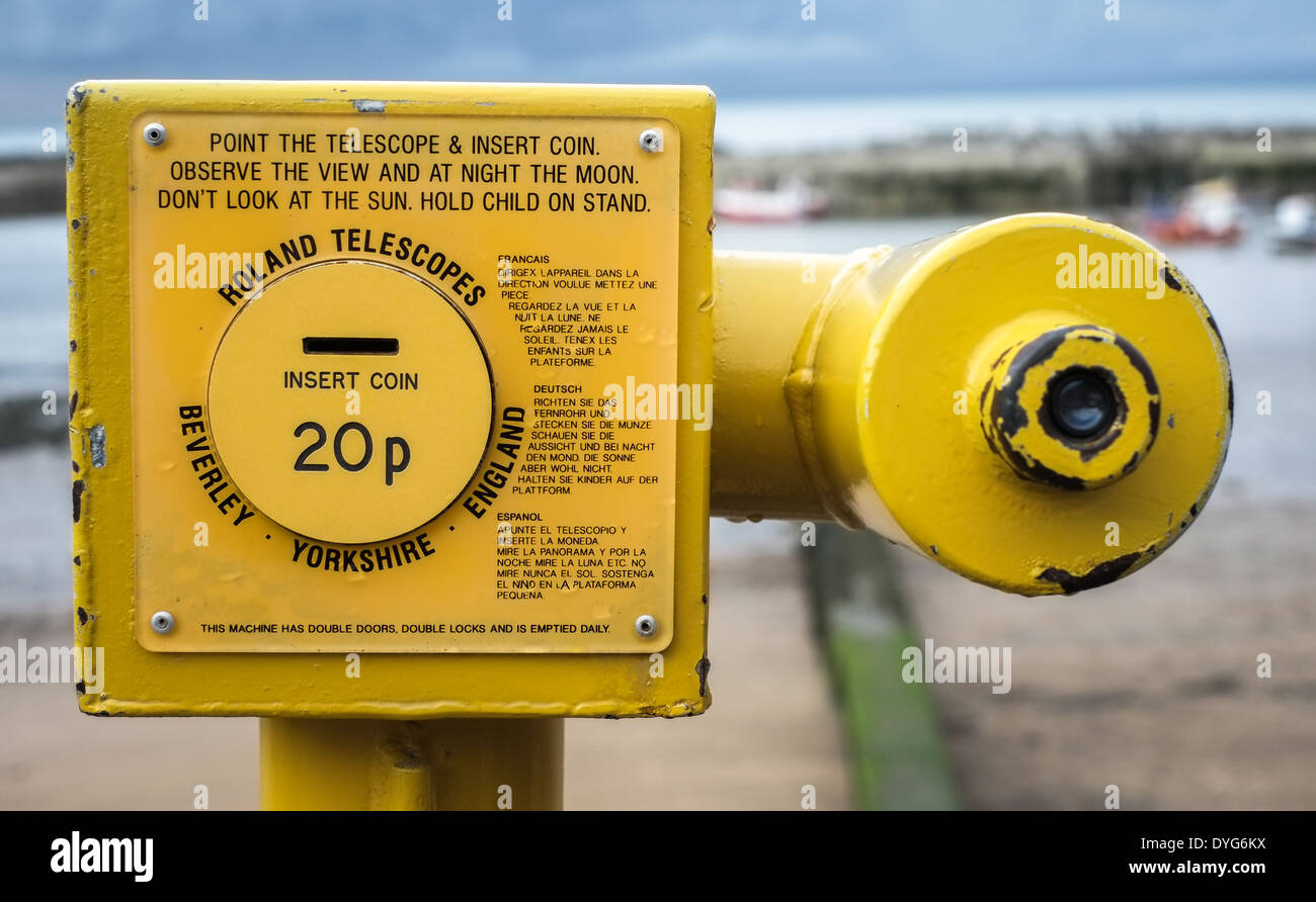 Telescope beach hi-res stock photography and images - Alamy