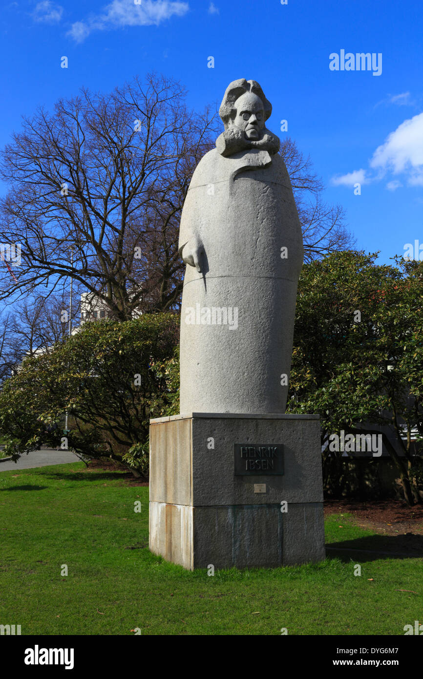 Henrik Ibsen statue in Bergen, Norway Stock Photo - Alamy