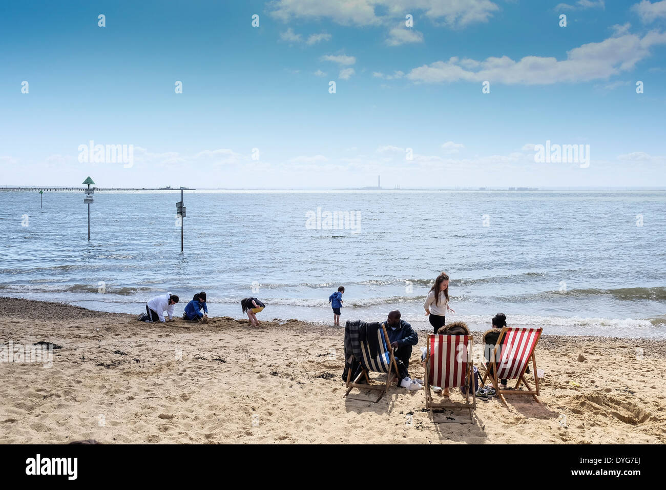 People enjoying themselves on Three Shells beach in Southend Stock ...