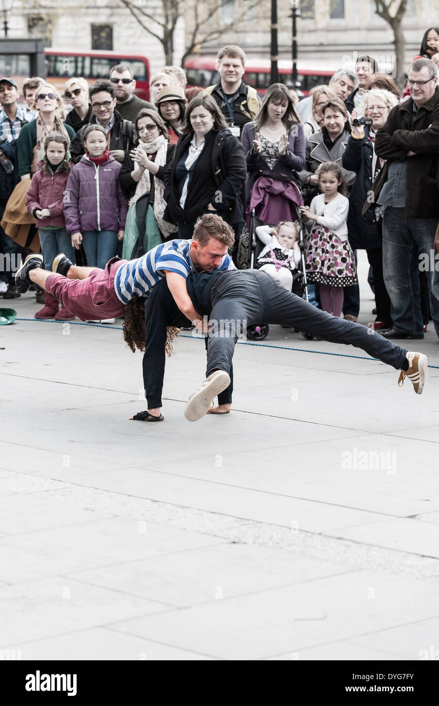Street entertainers performing in London Stock Photo - Alamy