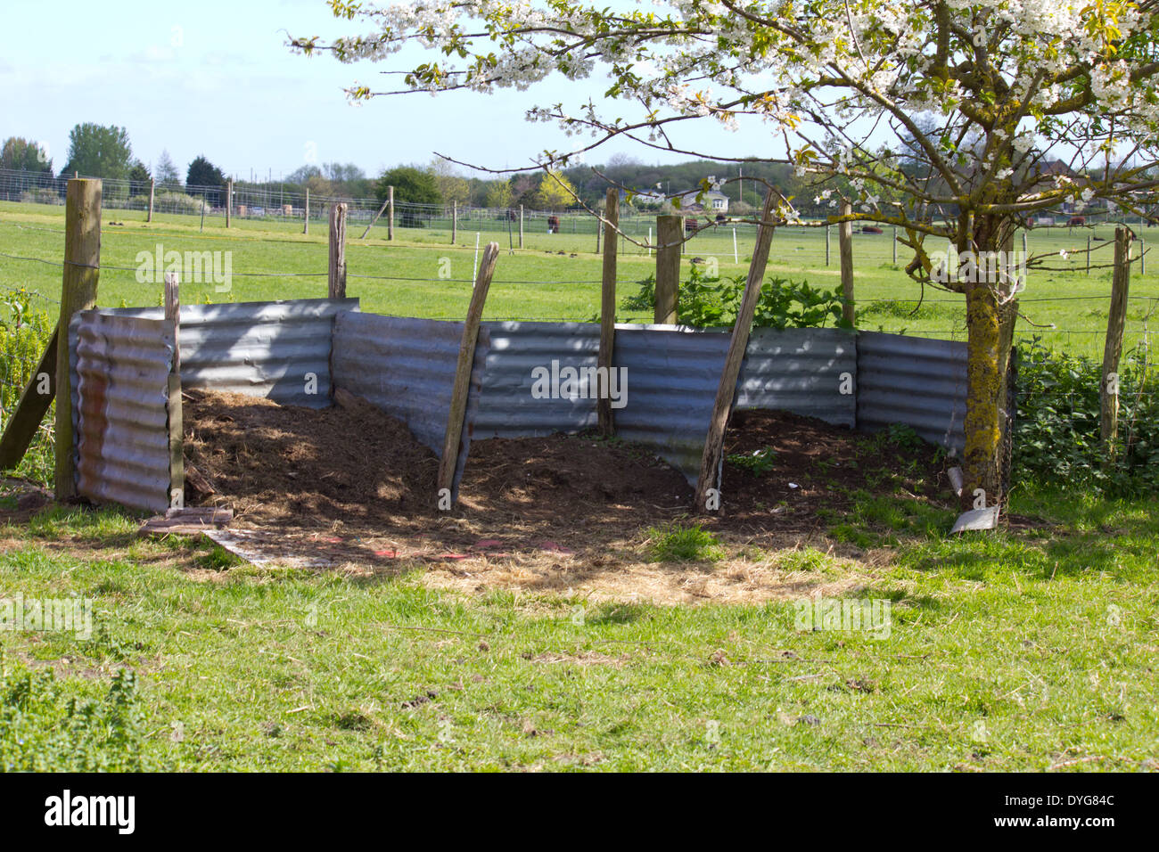 Composting hi-res stock photography and images - Alamy