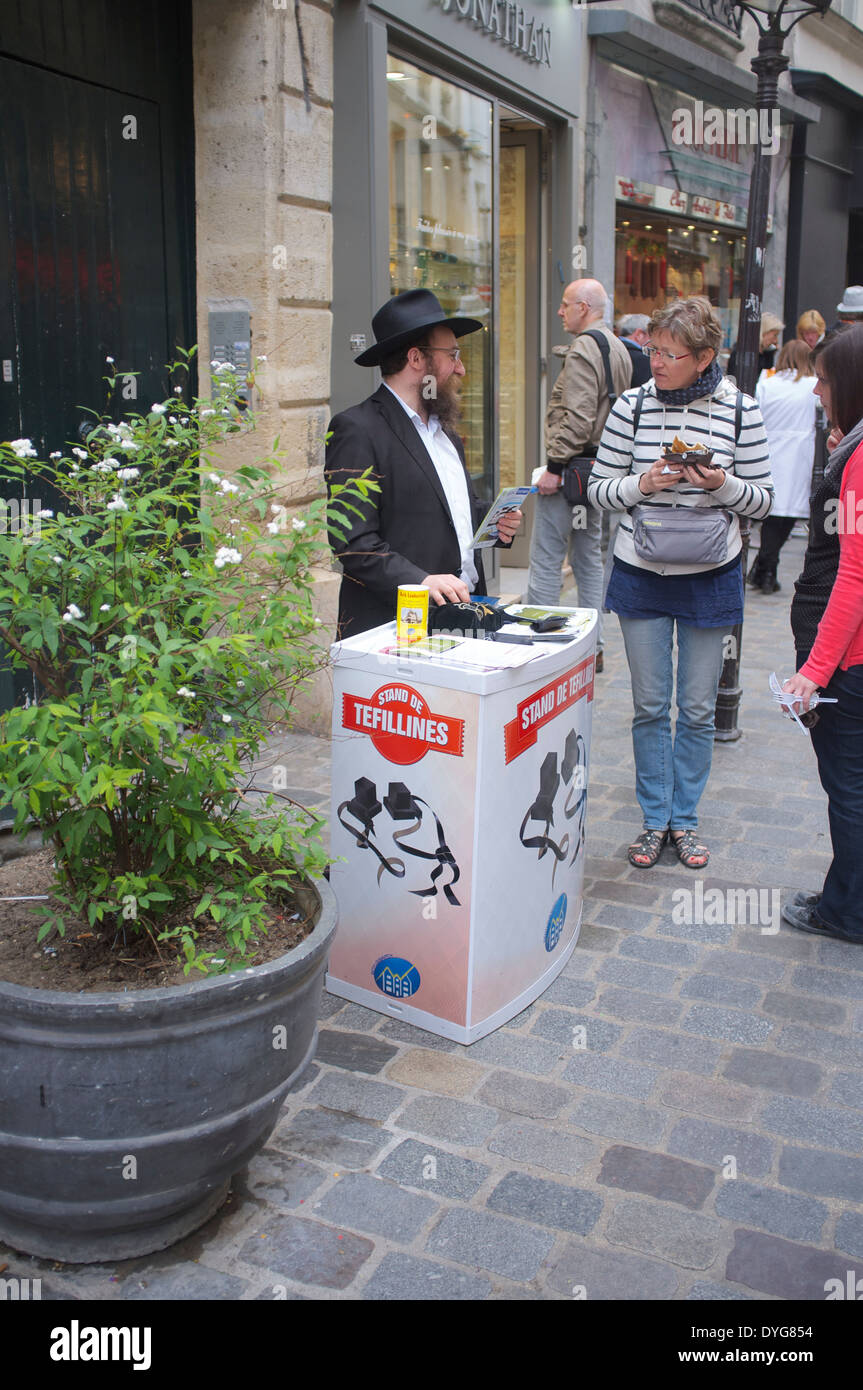 Tefillin hi-res stock photography and images - Alamy