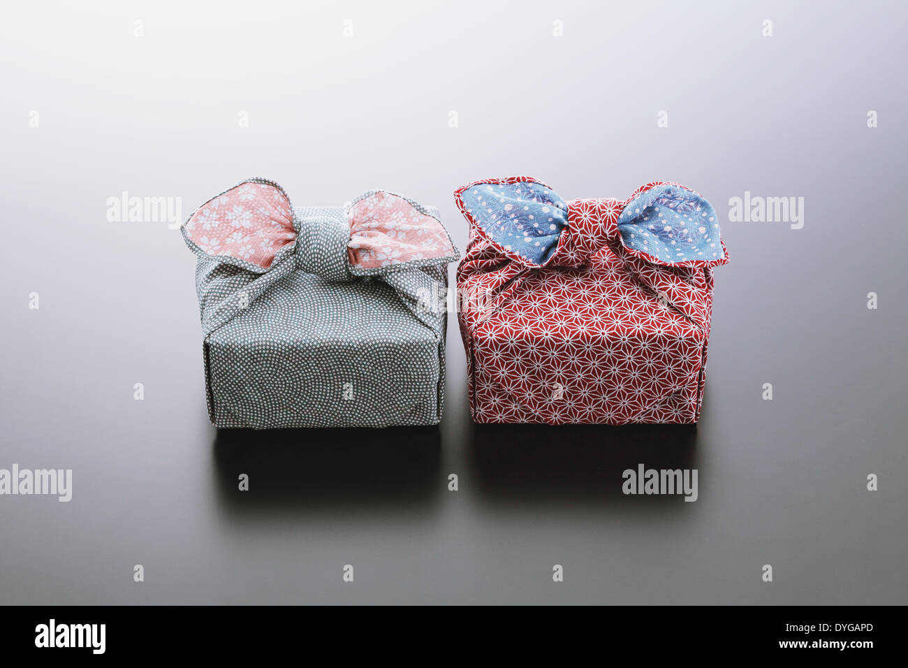 Japanese gift wrapping hi-res stock photography and images - Alamy