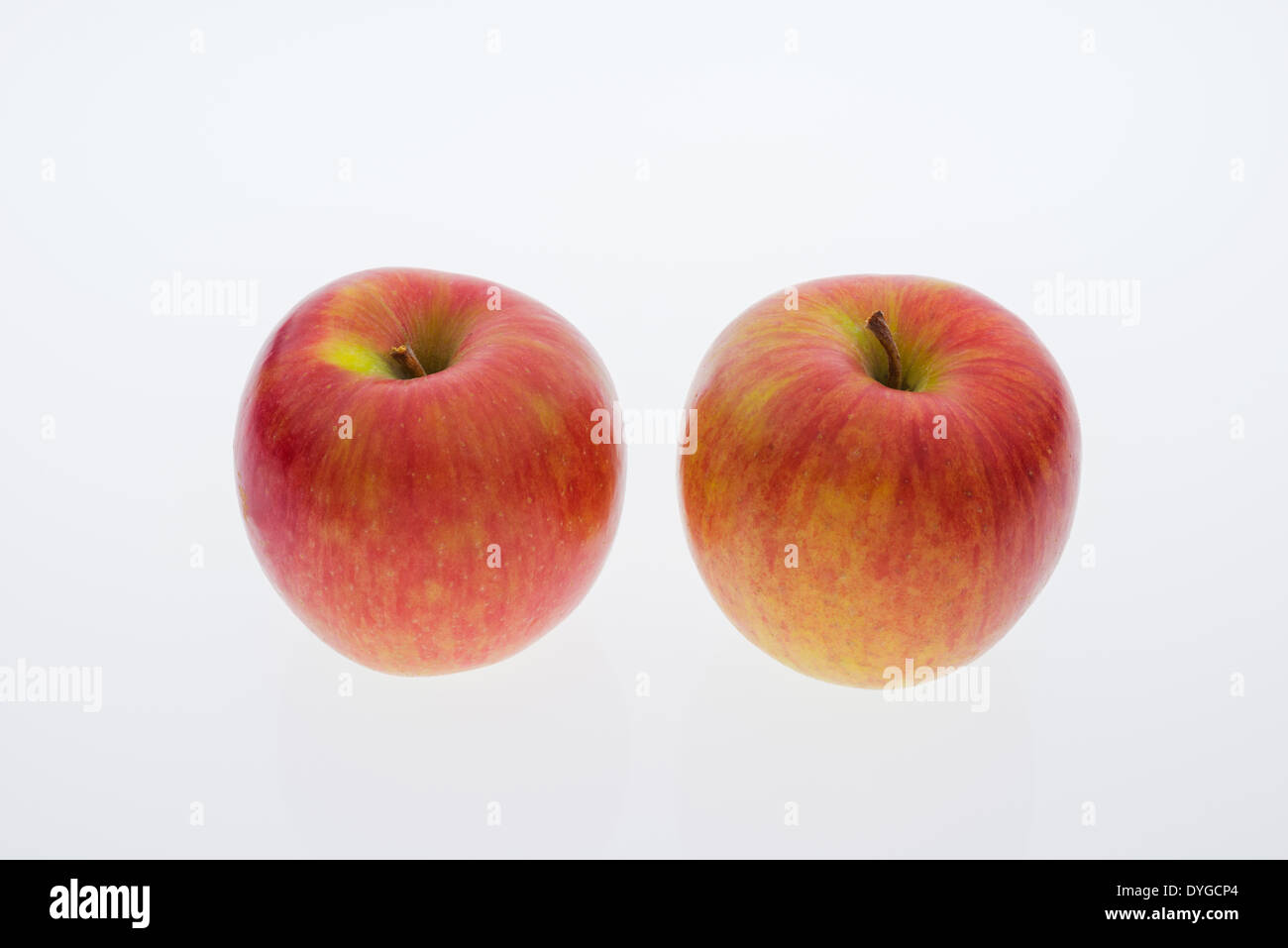 Tsugaru apple hi-res stock photography and images - Alamy