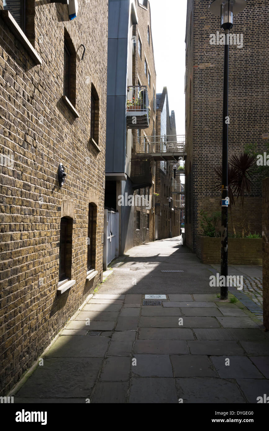 Rotherhithe street hi-res stock photography and images - Alamy