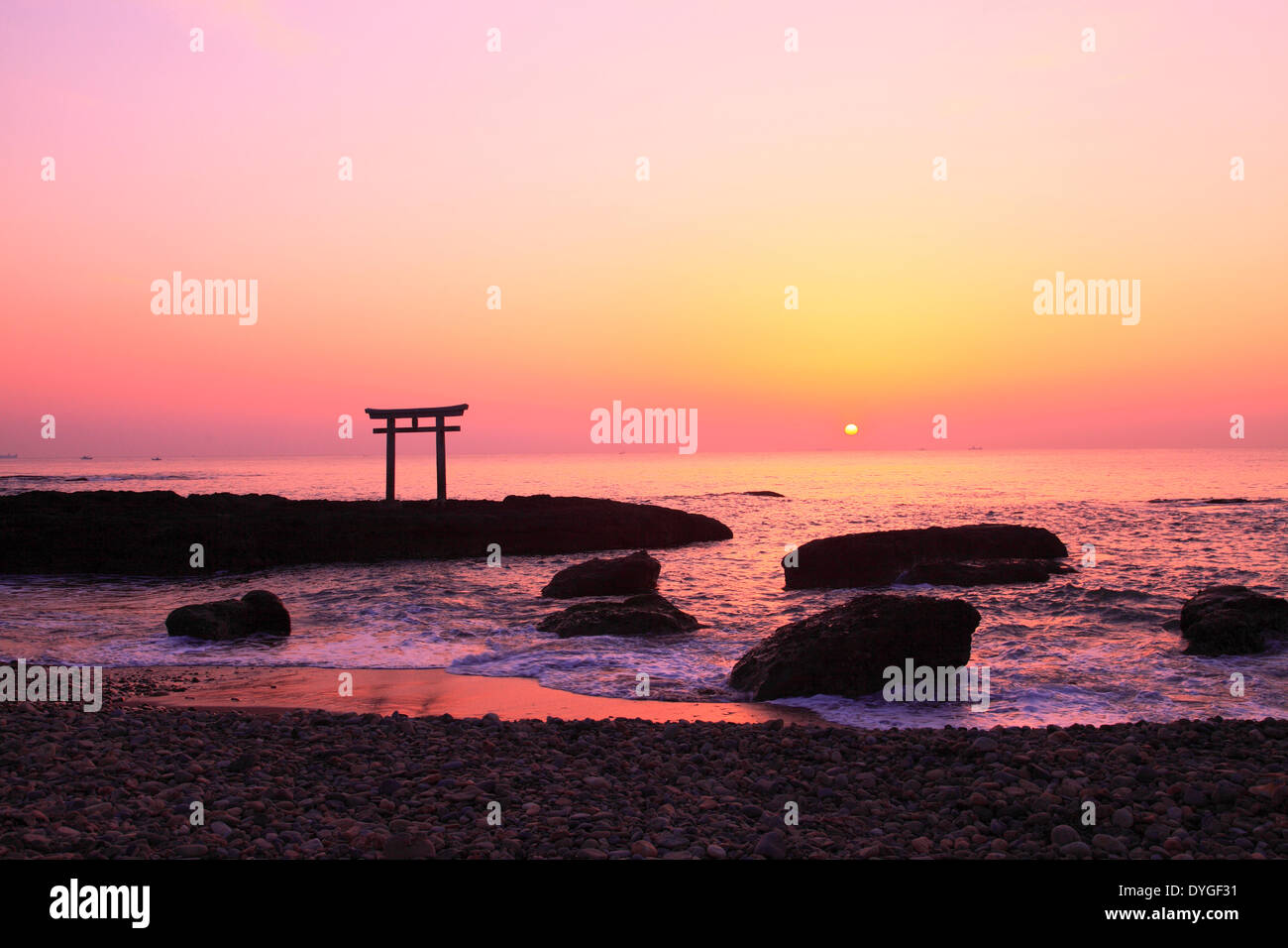 Oarai beach hi-res stock photography and images - Alamy