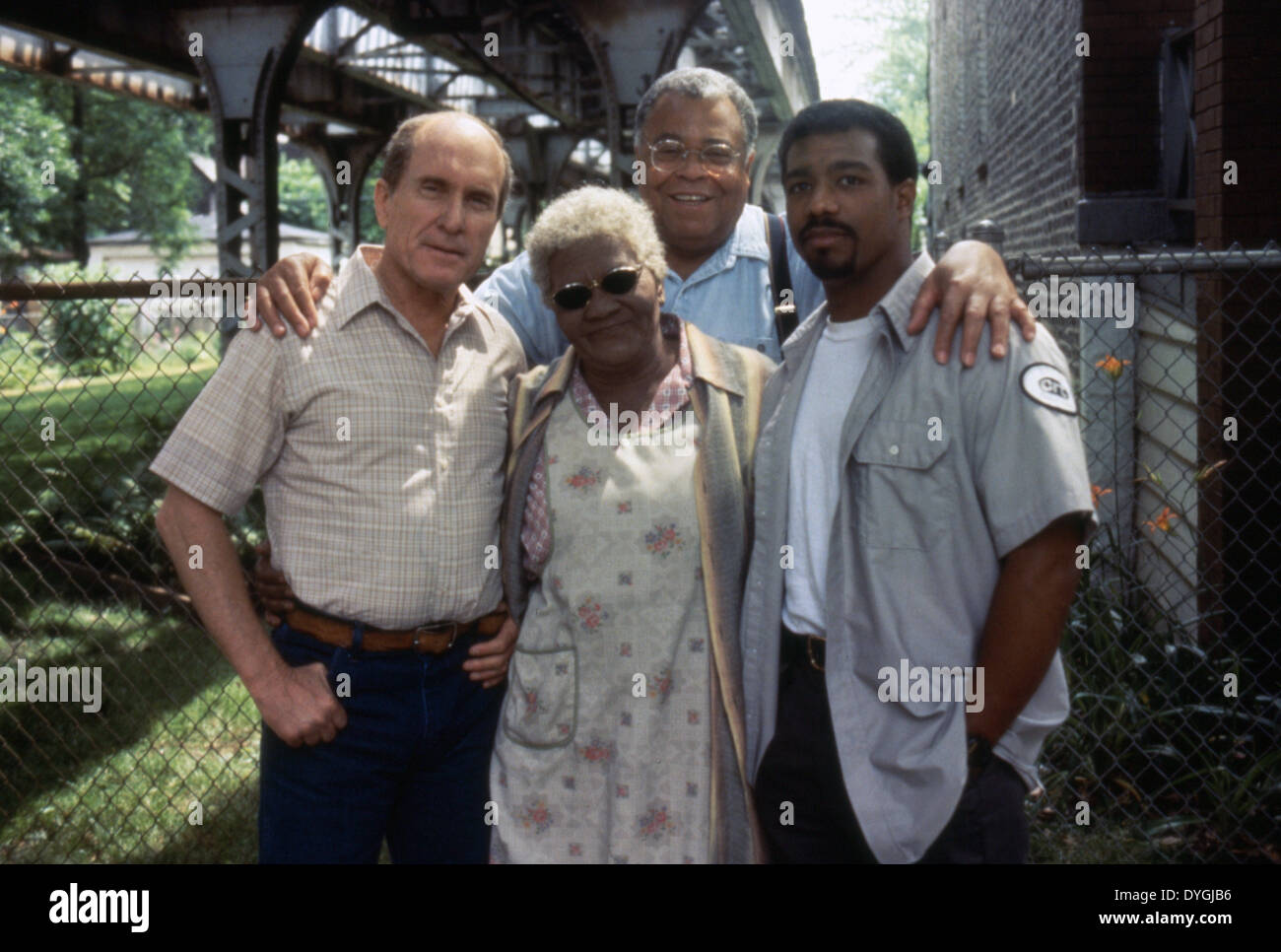 A FAMILY THING (1996) ROBERT DUVALL JAMES EARL JONES IRMA RHALL MICHAEL ...