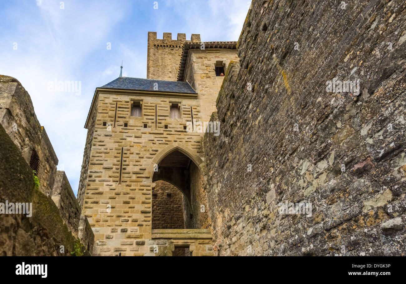 Medieval walled castle hi-res stock photography and images - Alamy