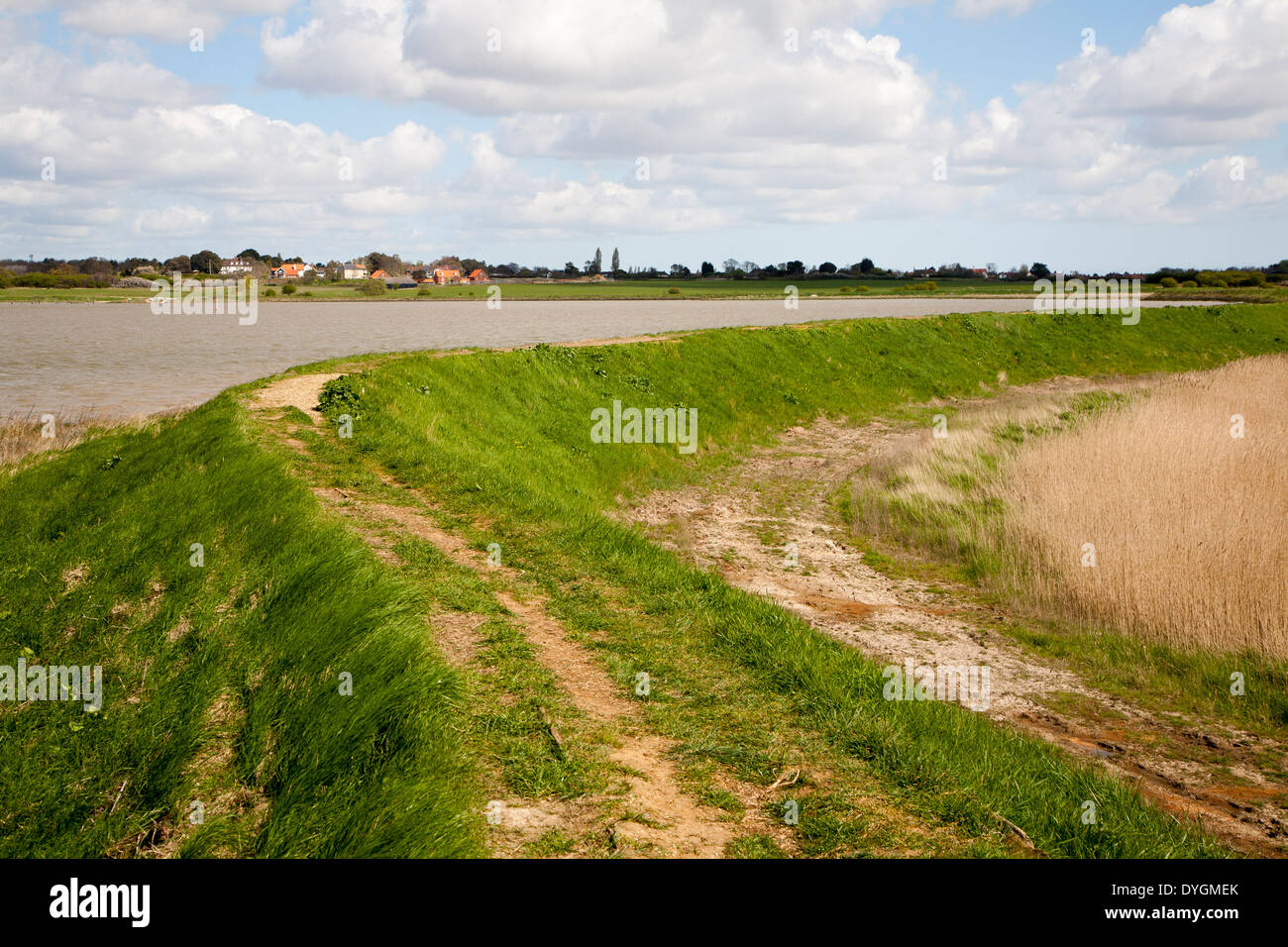 Embankment wall hi-res stock photography and images - Alamy