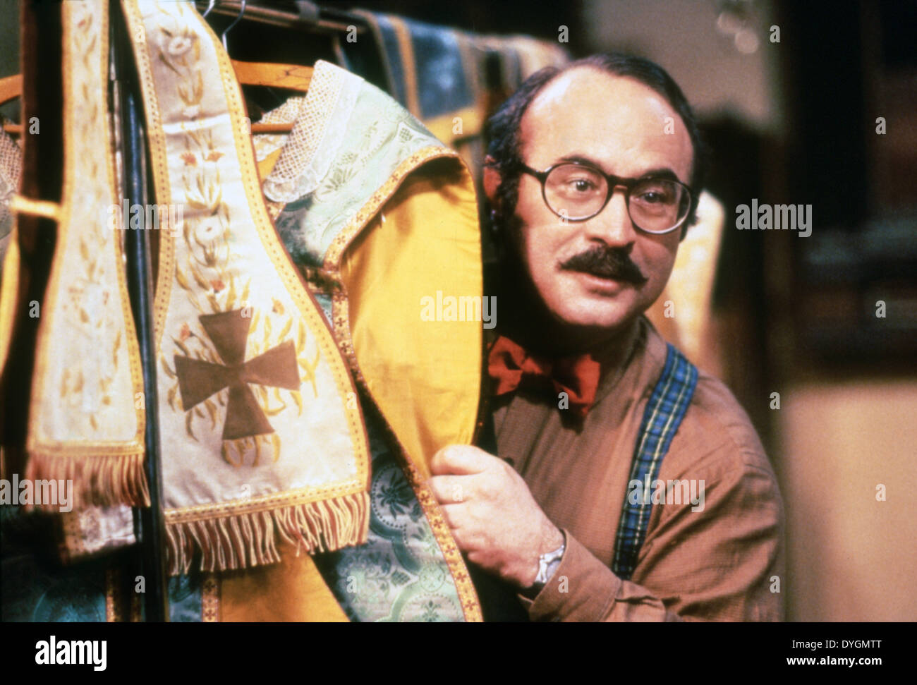 THE FAVOUR THE WATCH AND THE VERY BIG FISH (1991) BOB HOSKINS, BEN ...