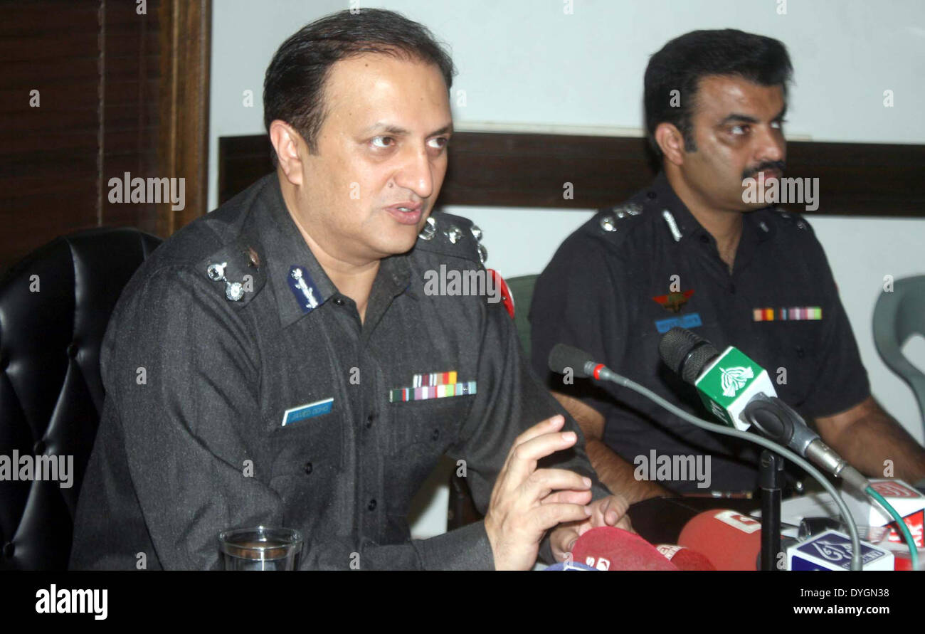 DIG Sindh Police West Zone, Javed Odho briefs to media persons ...